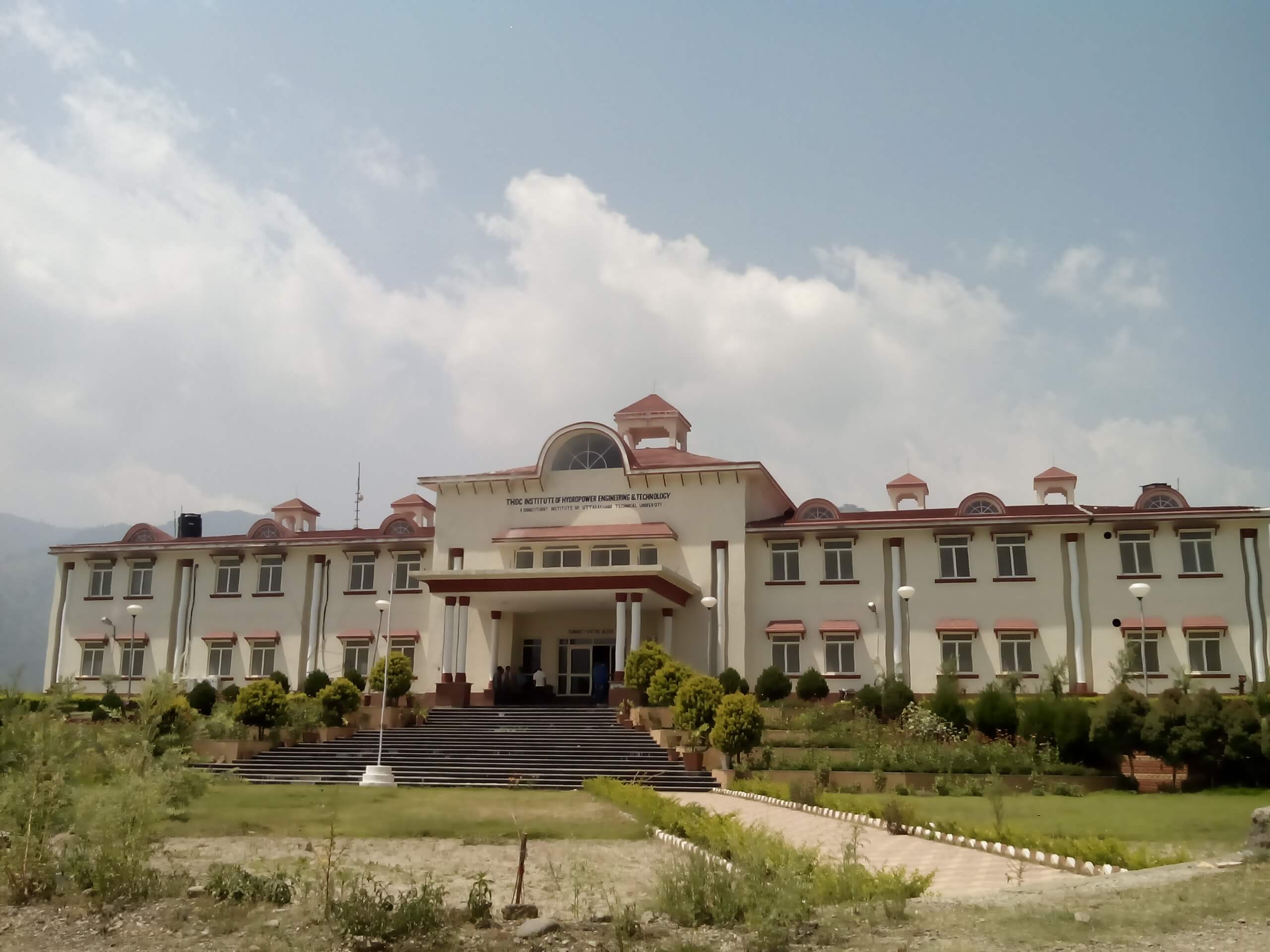 टीएचडीसी और यूजेवीएनएल ने किया एमओयू साइन उत्तराखंड में जल विद्युत को